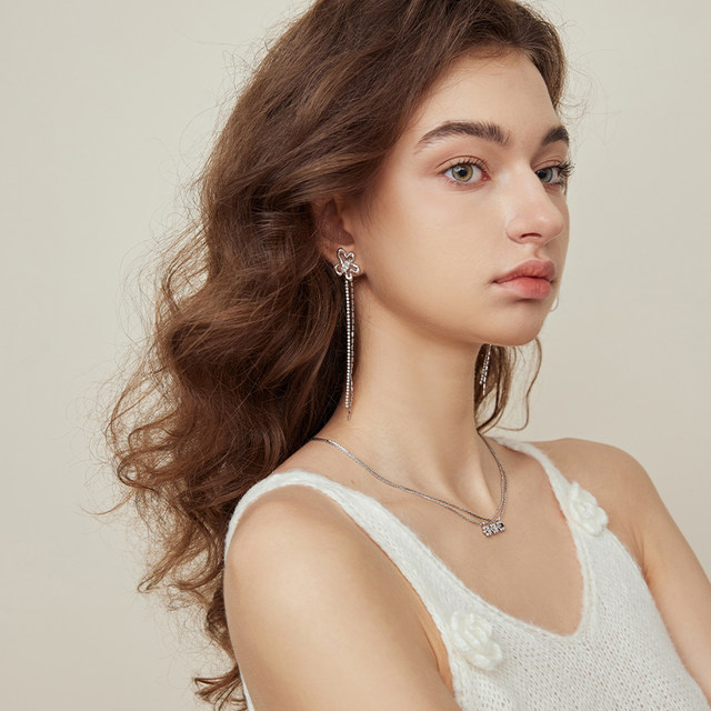 ARSIS rich three-dimensional three-flower stacked chain French ...