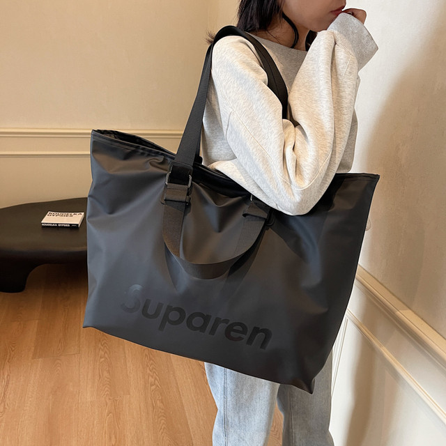 Korean-style large-capacity shoulder travel bag soft leather fitness ...