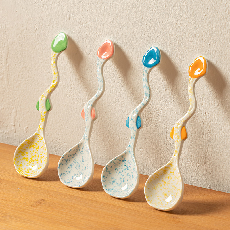 Vimax High-Looking Ceramic Spoon - Cute Girl Heart Soup Spoon