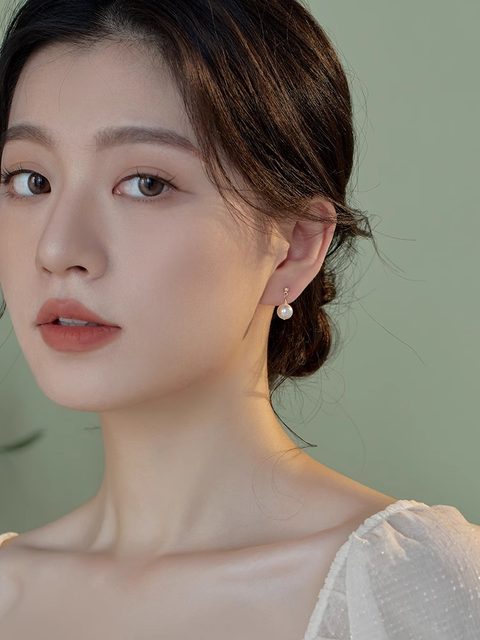 Small and exquisite Chinese pearl earrings for women 2025 new popular ...