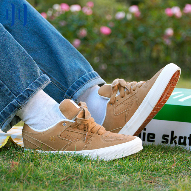 Stubborn official Bright bread shoe khaki wool low -help men's national ...