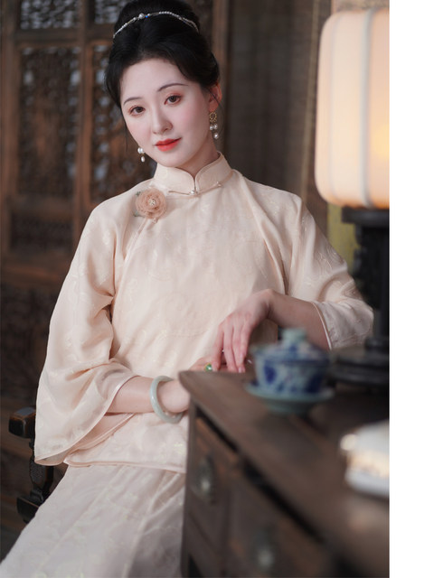 Hua Yu's retro flat cut down large sleeves cheongsam split upper and ...