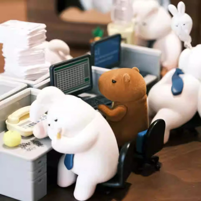 Monday's Bruce does not want to go to work blind box fourth bombers to ...