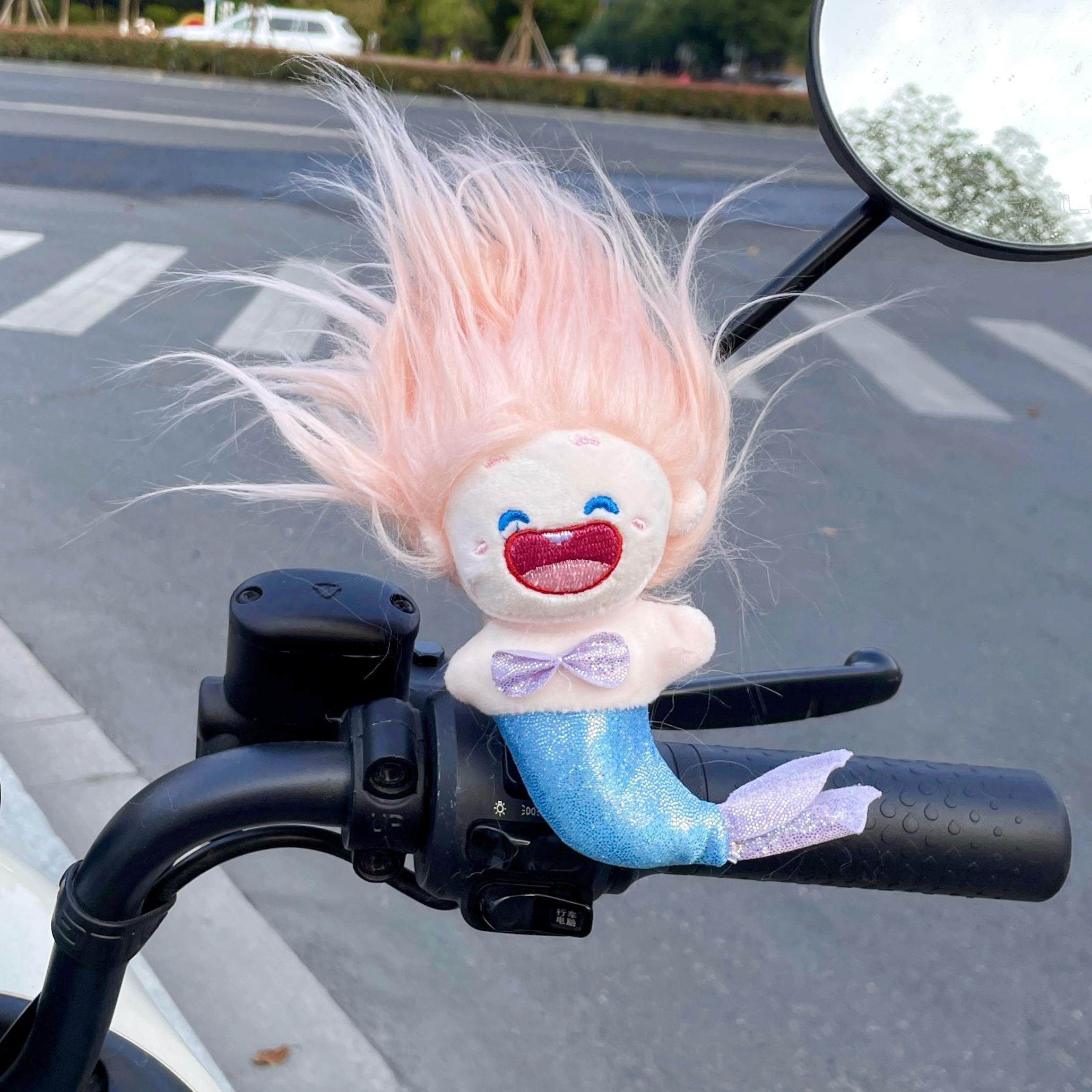 Electric vehicle decorations, gadgets, dolls, dolls, motorcycles ...