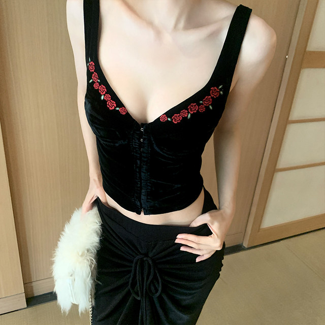 GYOKUU Black Velvet Embroidered Strap Top