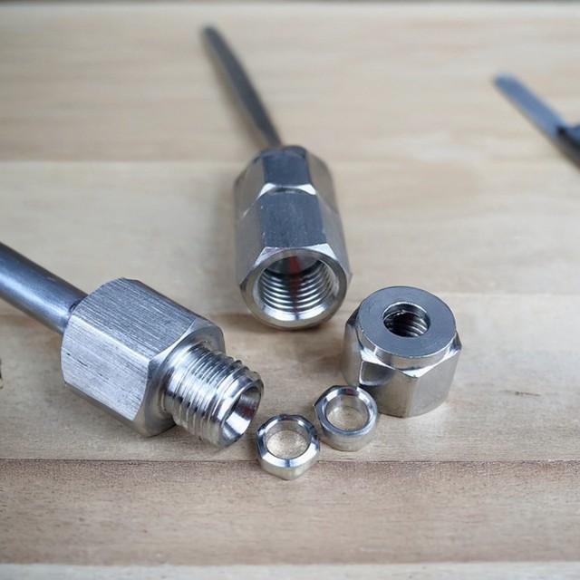 304 stainless steel ferrule inner wire straight through pressure gauge ...