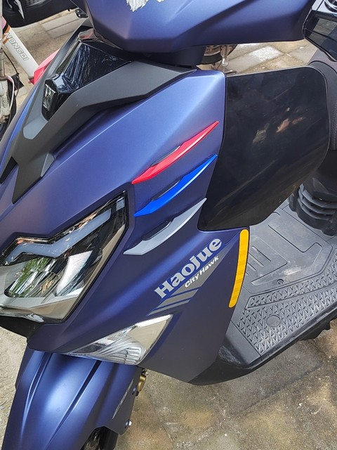 Haojue AFR125 special windshield, modified accessories knee pads, weakened wind blowing knees ...