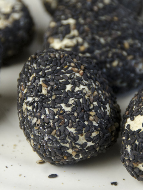 Zhejiang Quzhou Jiangshan specialty black sesame pure maltose osmanthus ...