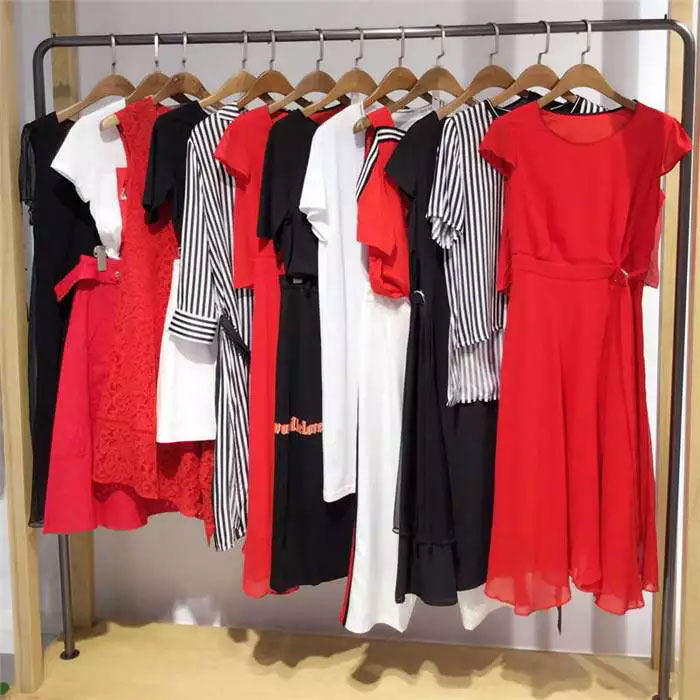 Clearance sale of missing brand women's clothing, discounts starting ...