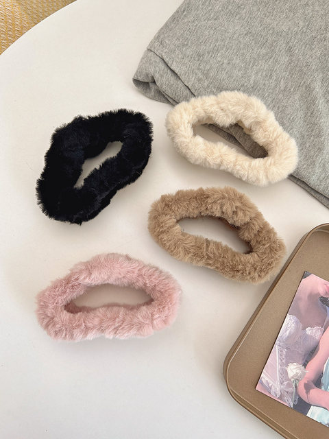 2024 new hair clip female back of the head of the back of the plush ...