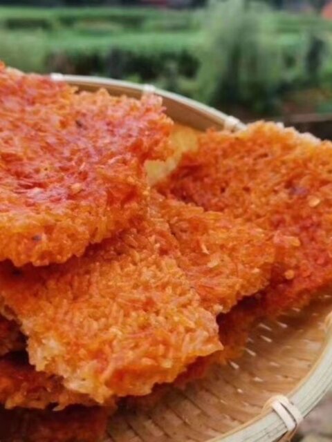 Anhui Yuexi spicy glutinous rice pot crispy appetizer, firewood, hot ...