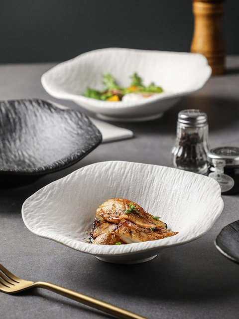 High-value ceramic irregular plate with special shape plate simple ...