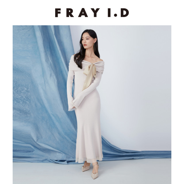 FRAYI.D2024 new autumn and winter elegant one-line neckline fishtail knitted dress FWNO244129