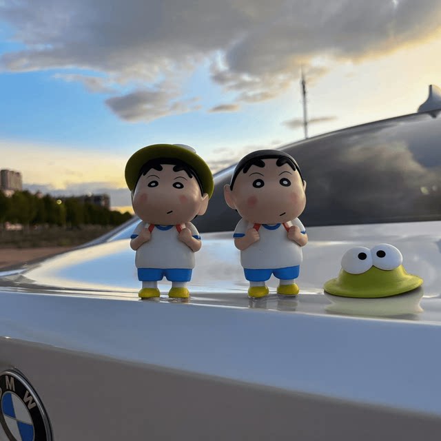 Cute frog Crayon Shin -pen trunk trunk car rear pendant roof decoration ...