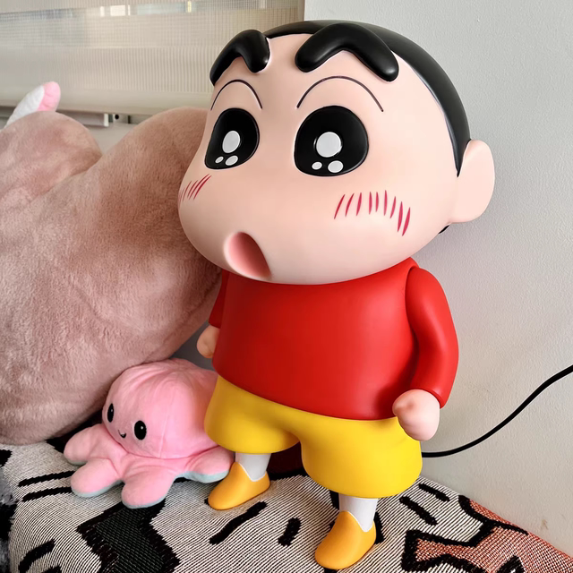 Crayon Shin-shit ornaments Large piggy bank Living room entrance ...