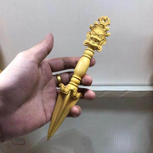 Boxwood carved vajra prong, magic pestle, amulet, tantric magic weapon ...