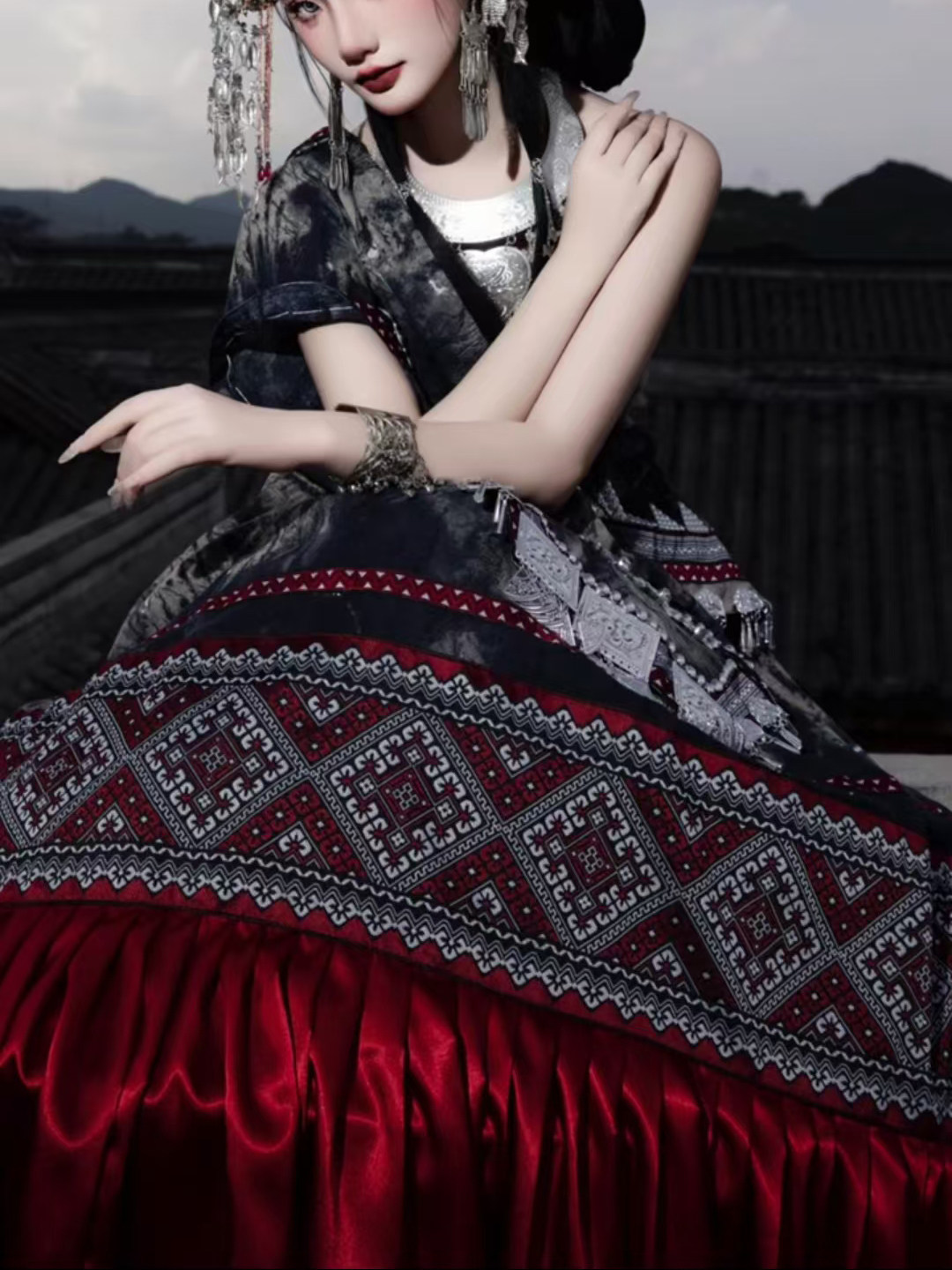 Miaojiang girl costume Guizhou Yunnan ethnic minority dance performance ...