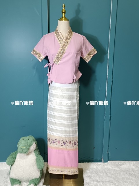 Xishuangbanna's New Dai Clothing Women's Jacquard Top Long Skirt Work ...
