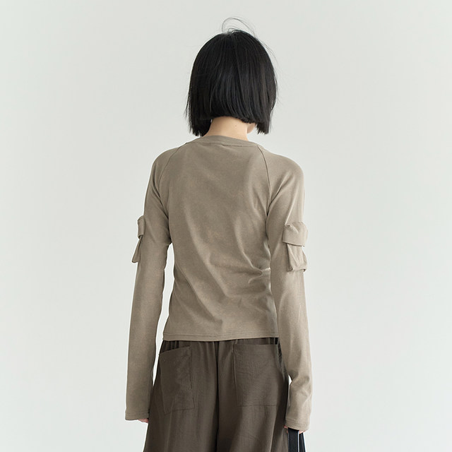 Gravity Museum sleeve side three-dimensional pocket long-sleeved T ...