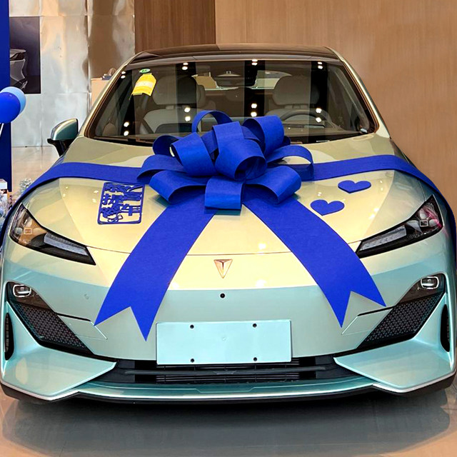 Submit newly delivered car bow car 4S store showroom car launch ...