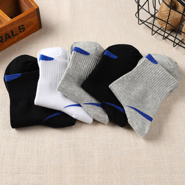 Men's mid-calf polyester socks spring and autumn sweat-absorbent and ...