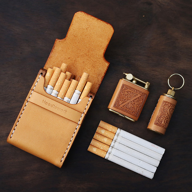 Two-needle and one-line retro wooden cigarette box with 20 cigarettes ...