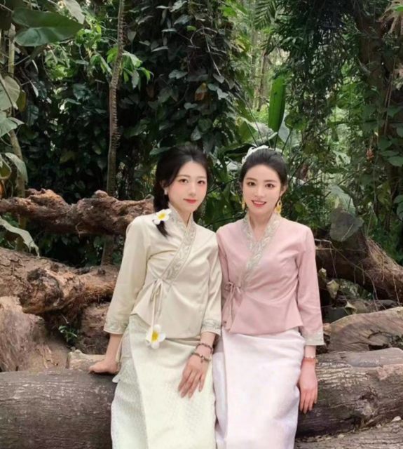 New Xishuangbanna Dai clothing women's tops, long skirts, work clothes ...