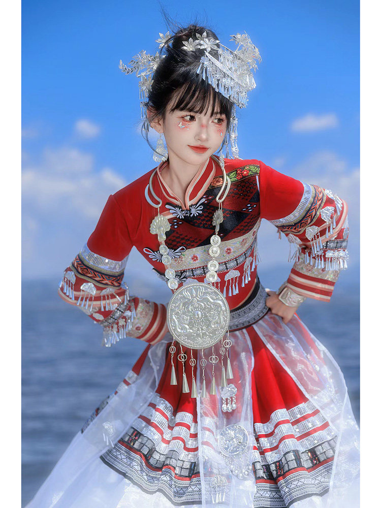 Authentic Amao Miao clothing for women headdress and collar bestie Miao ...