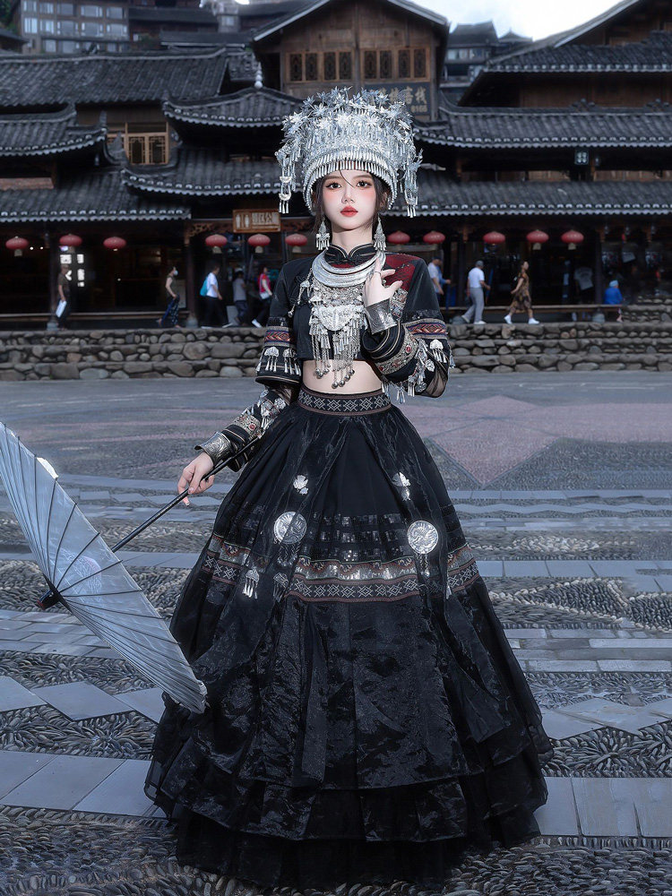 Authentic Amao Miao clothing for women headdress and collar bestie Miao ...