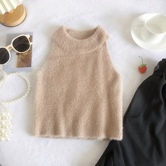 Pure and sensual retro design, sweet and fluffy halter neck sleeveless ...