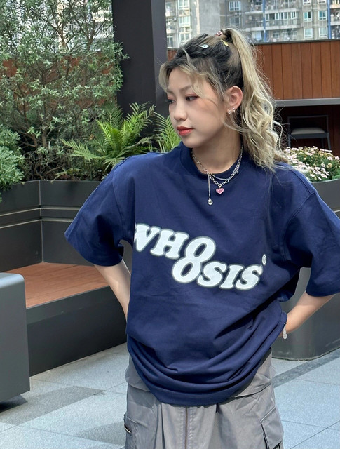 WHOOSIS (unknown name) phantom logo solid color T-shirt summer ...