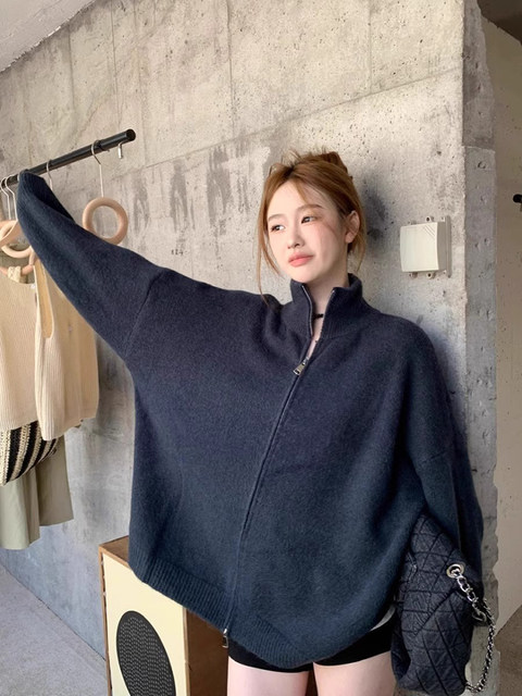 Early autumn loose flesh-covering outfit, lazy style black sweater ...