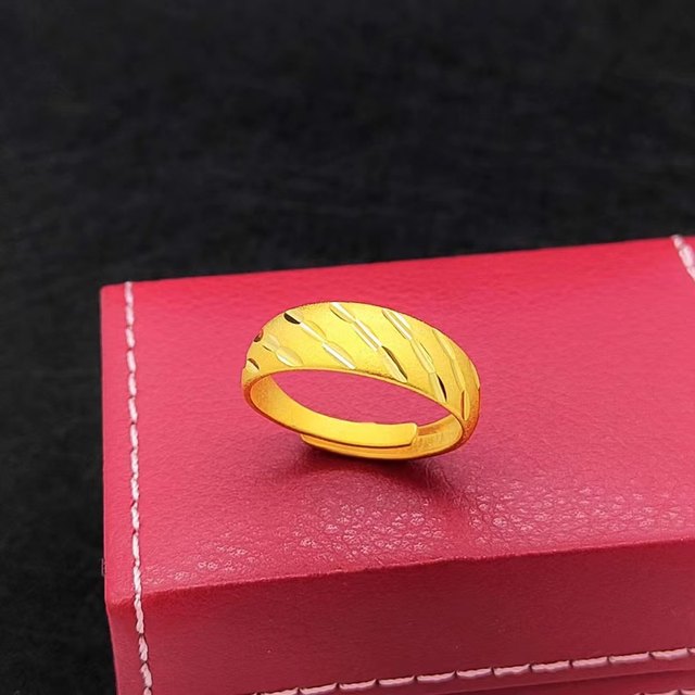 Simulated Vietnamese sand gold meteor shower ring, live couple's ring ...