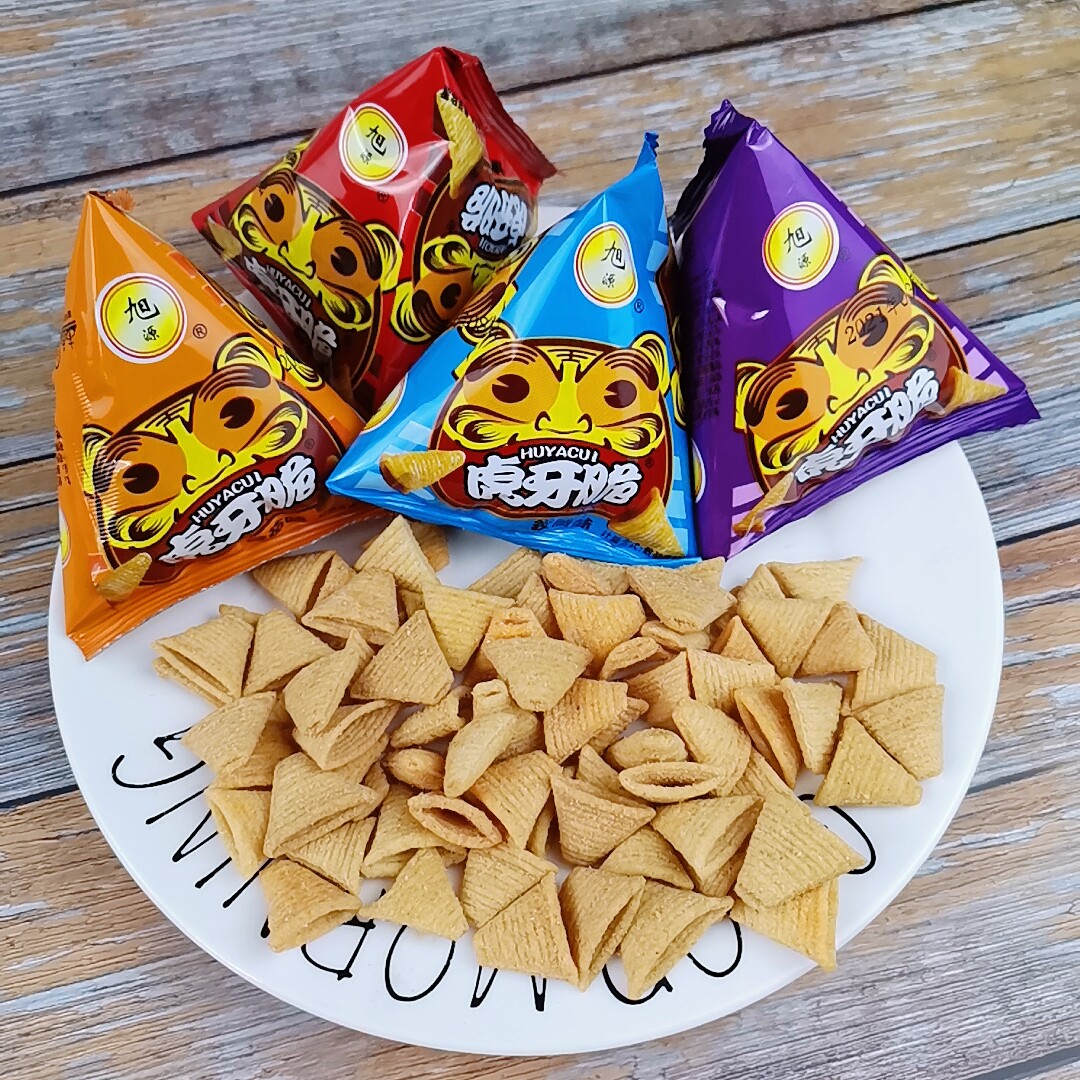 Xuyuan rice crispy - tiger teeth triangle snacks - pequenos lanches ...