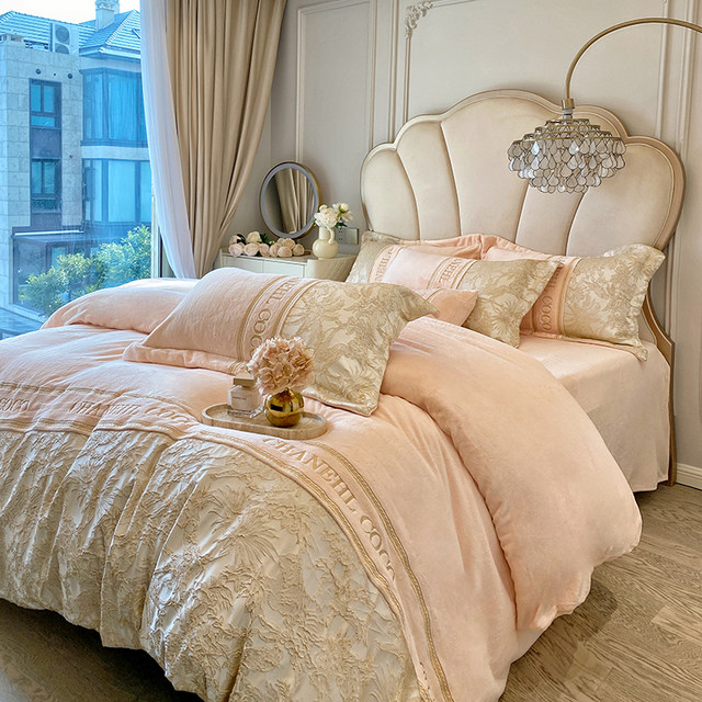 Winter thickened light luxury milk velvet four-piece set embroidered ...