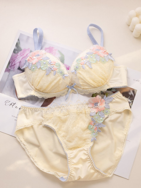 Japanese Risa girl lace bra set gathering thin underwear flowers big ...