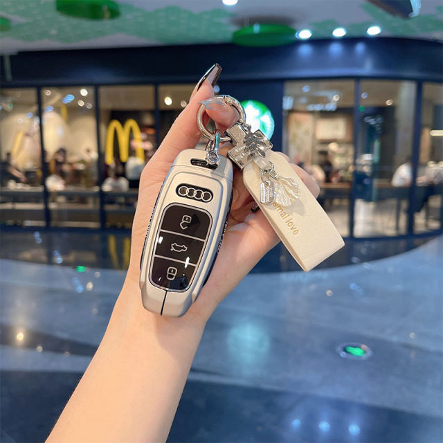 Audi Key Set new A3L/A6L/Q8/Q7/A8L/A7/Q4 car key bag shell buckle men and women high -end