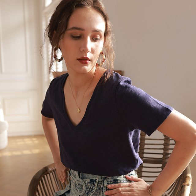 Spot French niche 23 years summer lazy style classic basic style V-neck ...