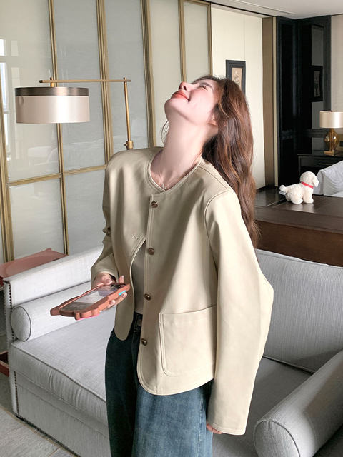 Beige collarless PU leather jacket 2025 new women's spring small chic chic sweet and cool ...