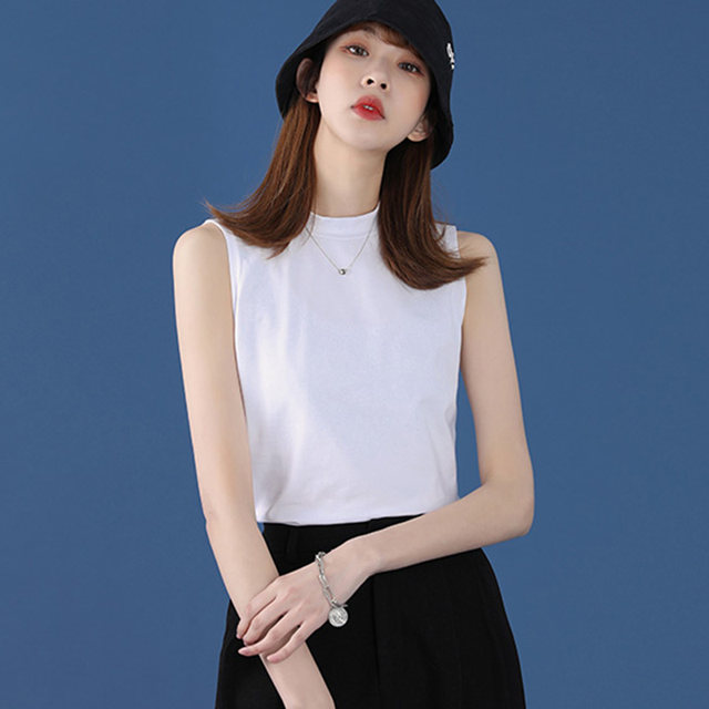 White sleeveless vest female wears cotton half -neck of cotton half ...