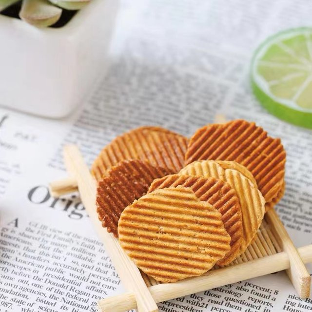 Inner Mongolia specialty roasted milk skin original sea salt flavored milk crispy rice snack ...