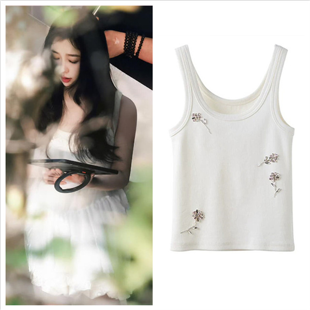 Double track Yu Shuxin and Jiang Mu same white suspender dress vest top bud skirt skirt short ...