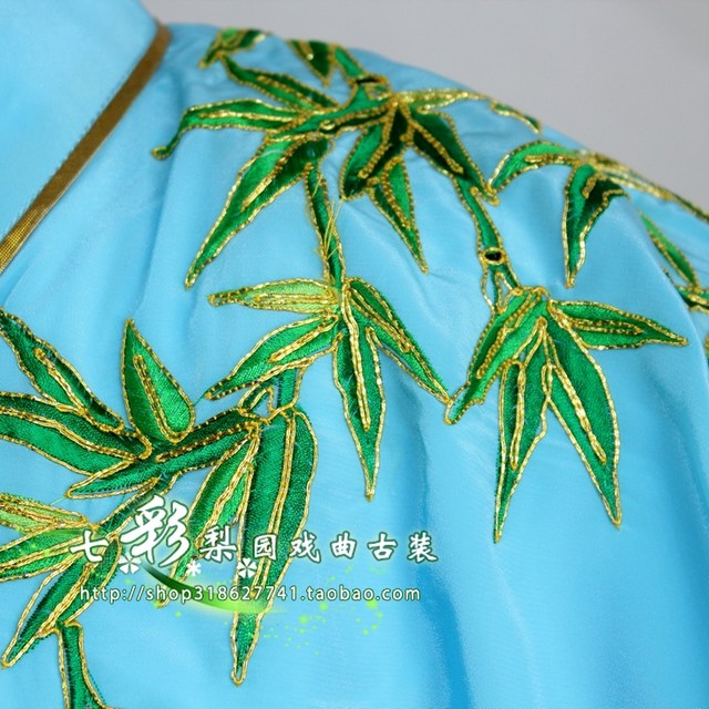 Colorful Liyuan Peking Opera clothing and opera supplies Performance ...