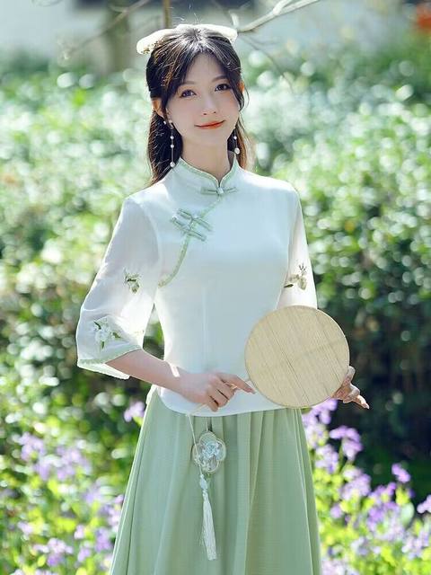 Improved cheongsam top for girls and students in the Republic of China ...