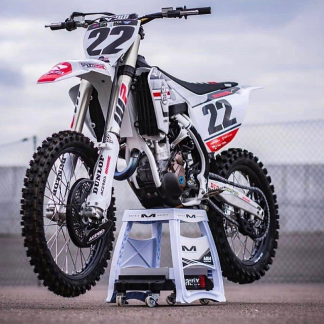 American Matrix off-road motorcycle repair bench parking repair and ...