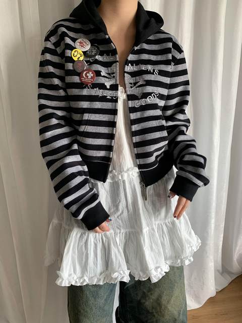 local aliens alien salon American retro striped contrasting color short ...