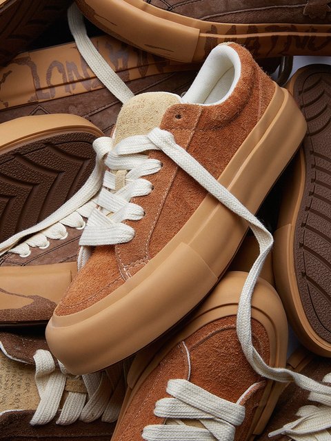 MATNUT x OF x 24KGOLDN Maillard wears thick soles to increase height ...