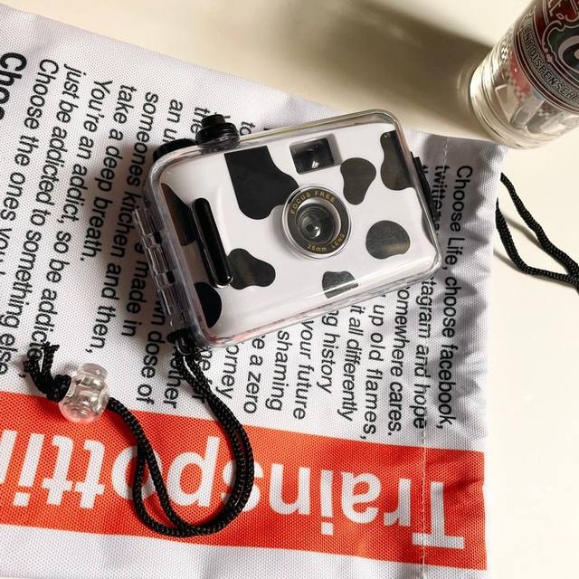 Non -standing camera directly out of photos, fool film camera, child ...