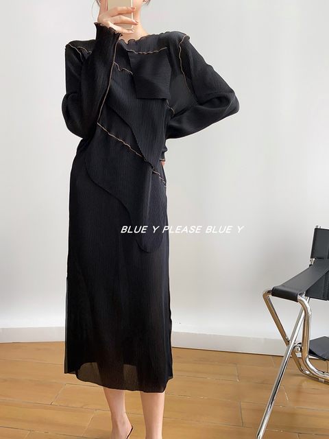 BLUEY color block stitching high neck round neck design pleated long ...
