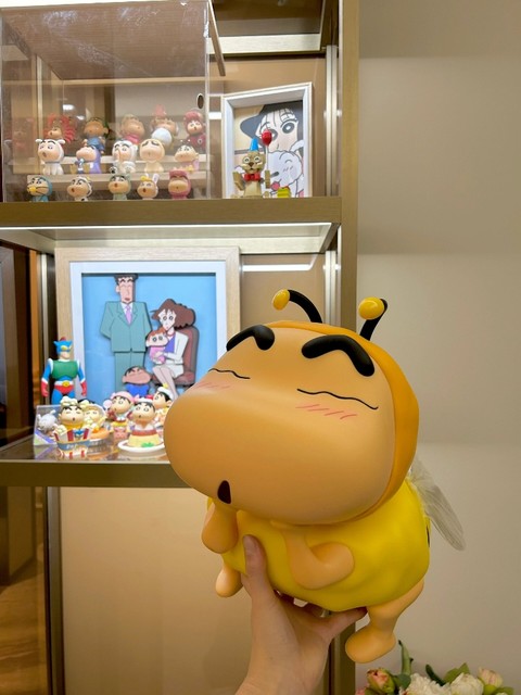 Glowing Bee Crayon Shin-chan Night Light Figure Peripheral Large Figure ...